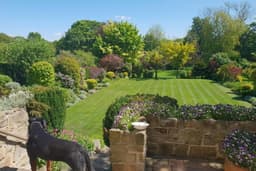 Visit Seacroft: The Definitive Village Guide to Things to Do, Stay & Eat