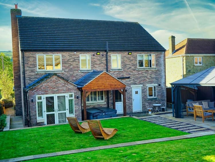 Visit Silkstone common: The Definitive Village Guide to Things to Do ...