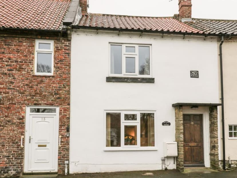 Visit Hutton rudby: The Expert Village Guide to Things to Do, Stay & Eat