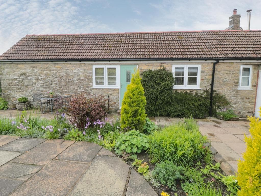 Visit Yearsley: The Expert Village Guide to Things to Do, Stay & Eat