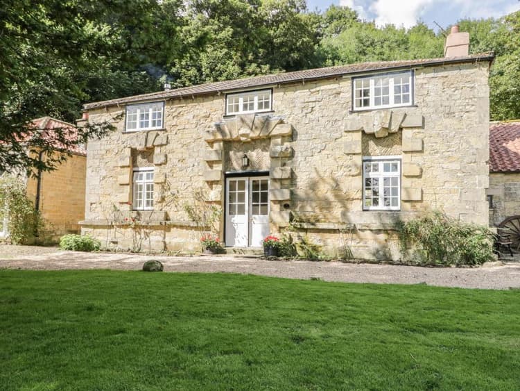 Visit Ebberston: The Expert Village Guide to Things to Do, Stay & Eat