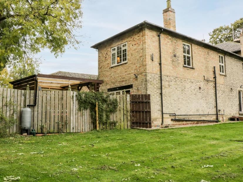 Visit Full sutton: The Expert Village Guide to Things to Do, Stay & Eat