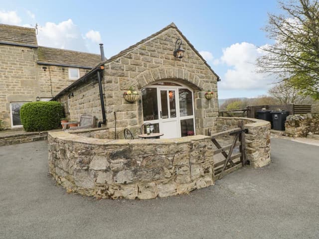 Visit Stocksbridge: The Expert Town Guide to Things to Do, Stay & Eat