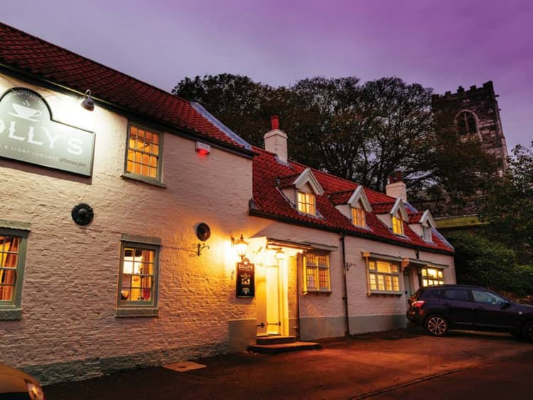 Visit Roos: The Definitive Village Guide to Things to Do, Stay & Eat