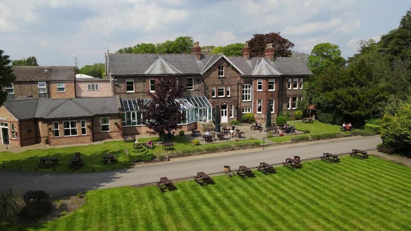 Burn Hall Hotel | Huby Accommodation